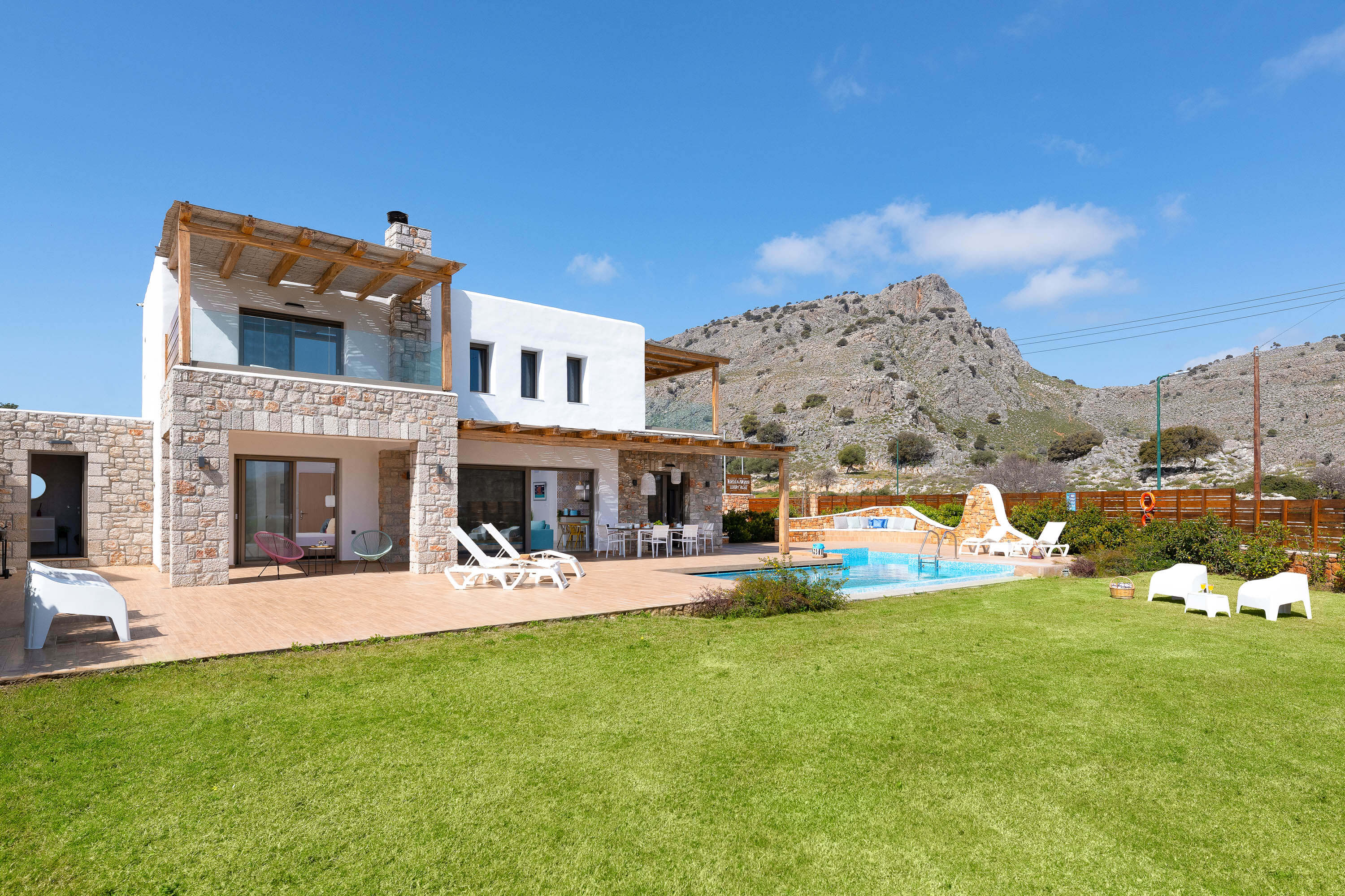 Villa Ikaros auf Rhodos mit privatem Pool buchen - VILLTRAVEL ...